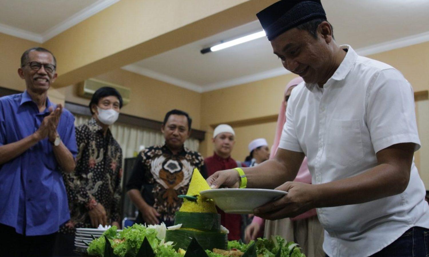 Bersolawat Tanda Syukur di Puncak Dies Natalis ke- 59 Stikosa AWS ...